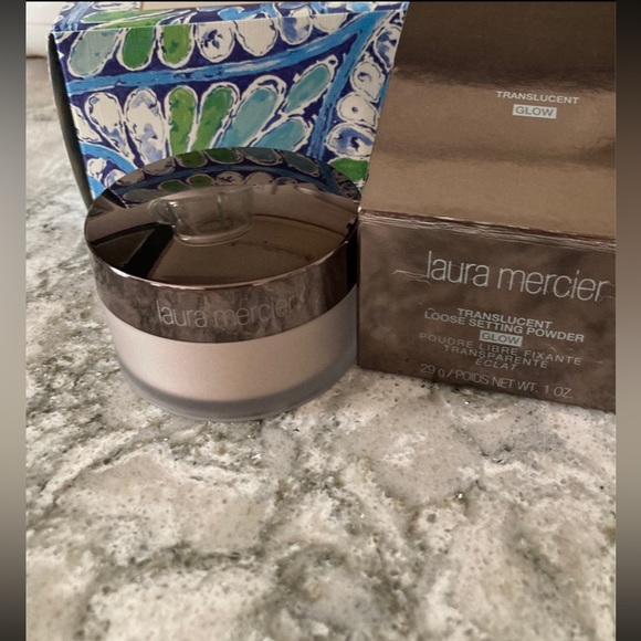 laura mercier | Makeup | Laura Mercier Translucent Glow Powder | Poshmark